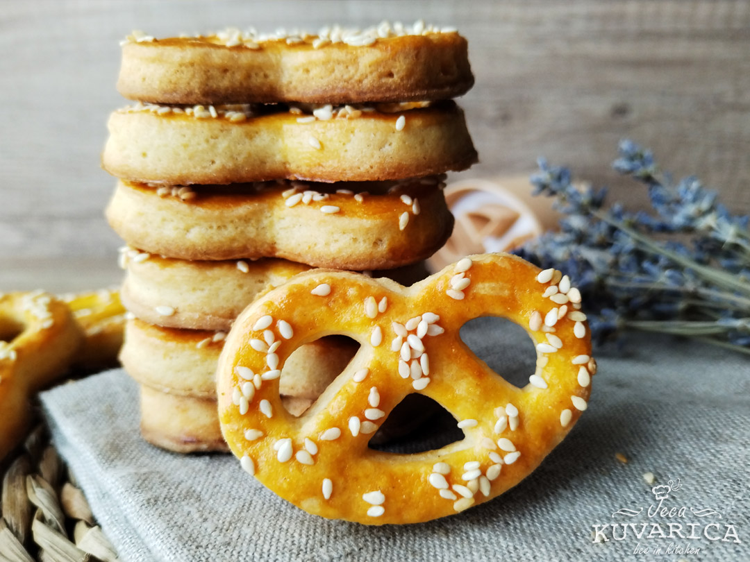 Jeca kuvarica - Jednostavne perece sa jogurtom